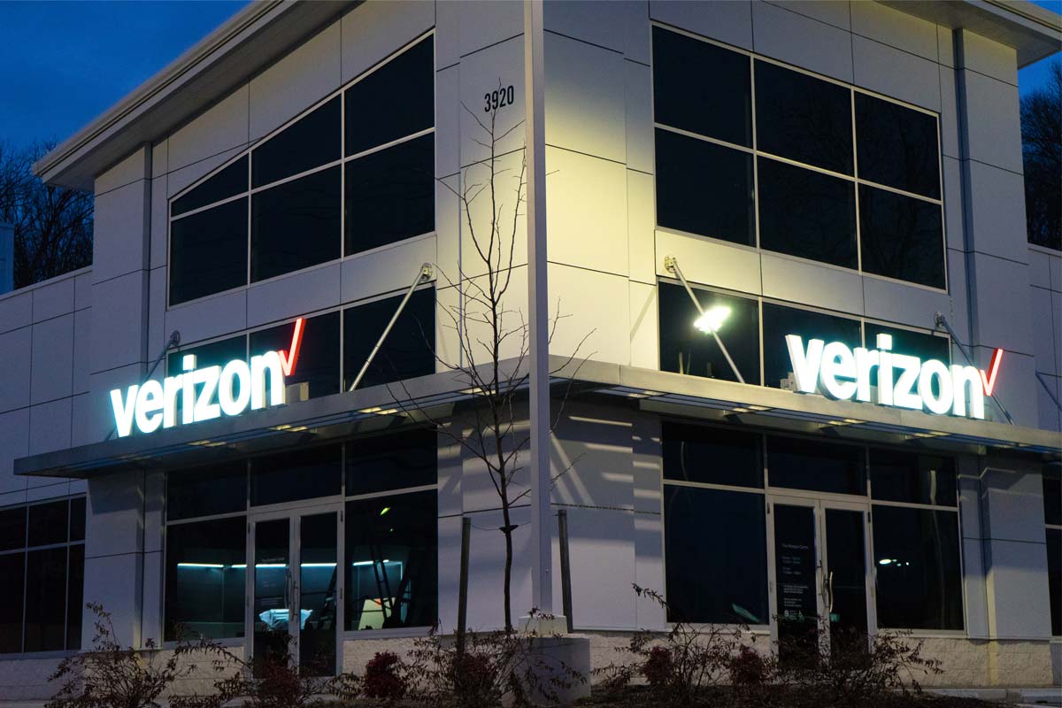Verizon Signage Projects by BlinkSigns