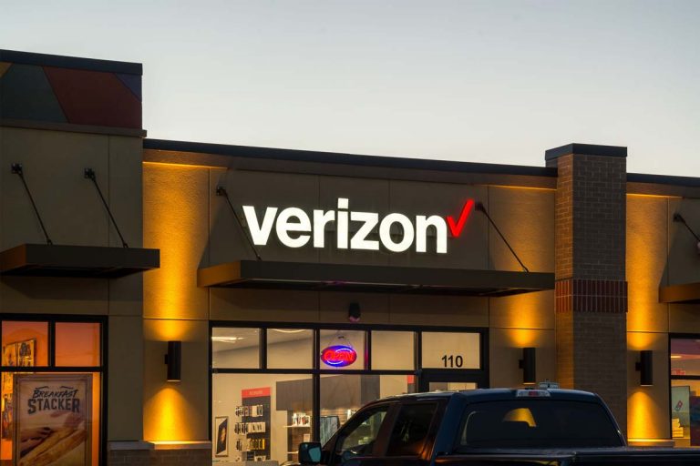 Verizon Signage Projects by BlinkSigns