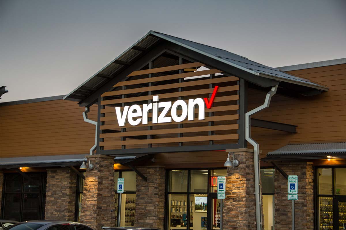 Verizon Signage Projects by BlinkSigns