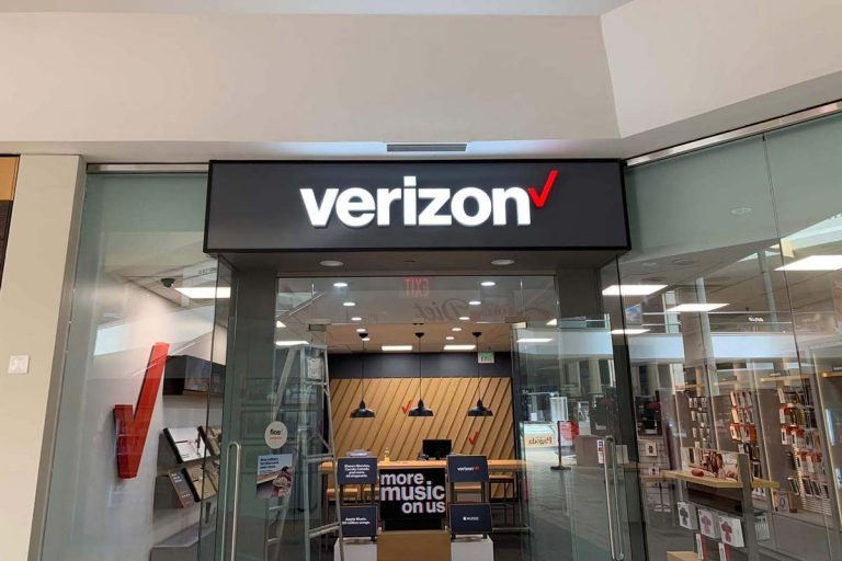 Verizon Signage Projects by BlinkSigns