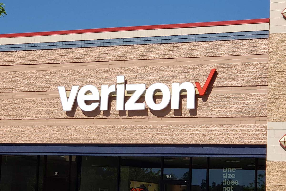 Verizon Signage Projects by BlinkSigns