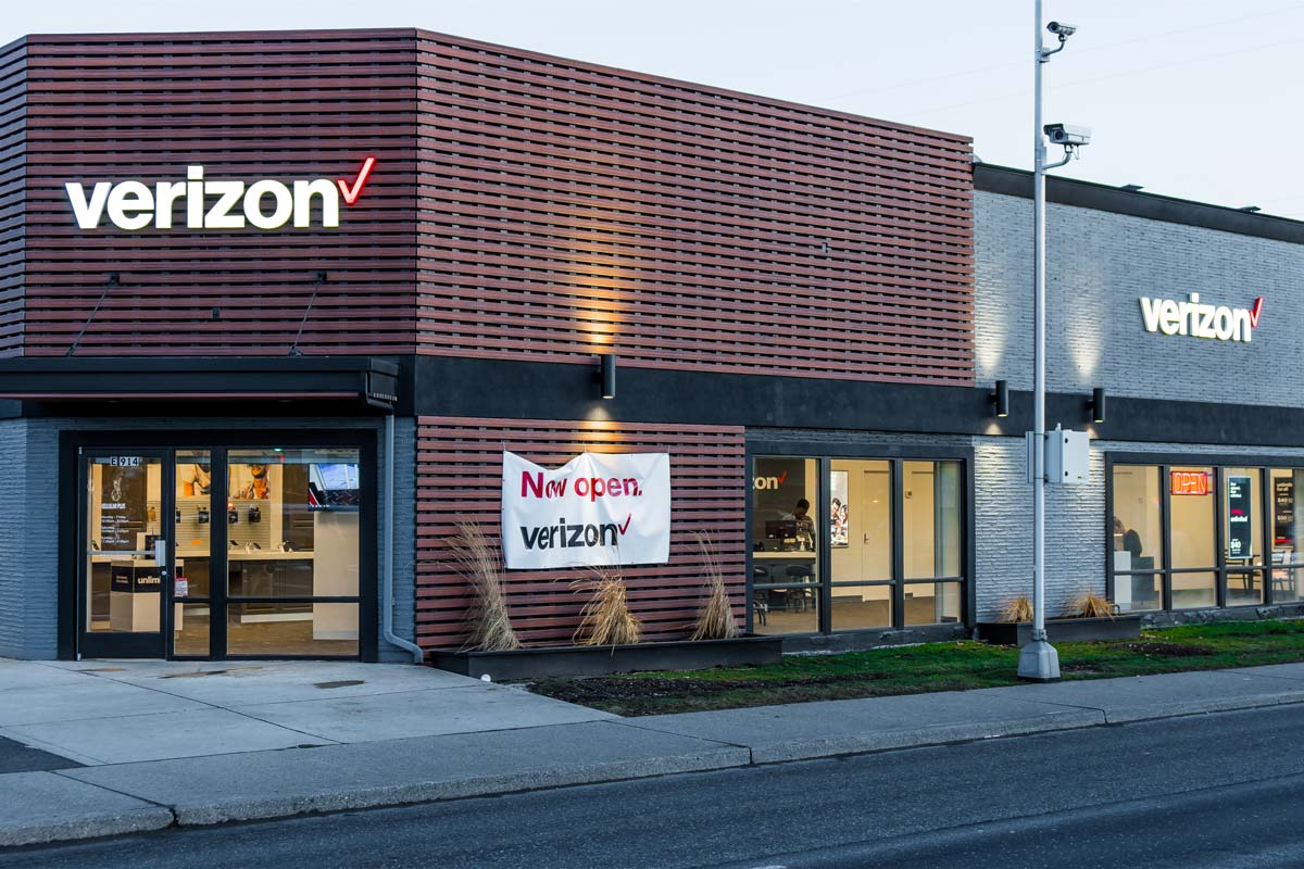 Verizon Signage Projects by Blinksigns