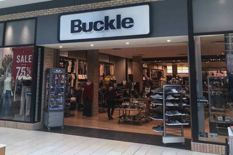 The Buckle Store Signs by BlinkSigns