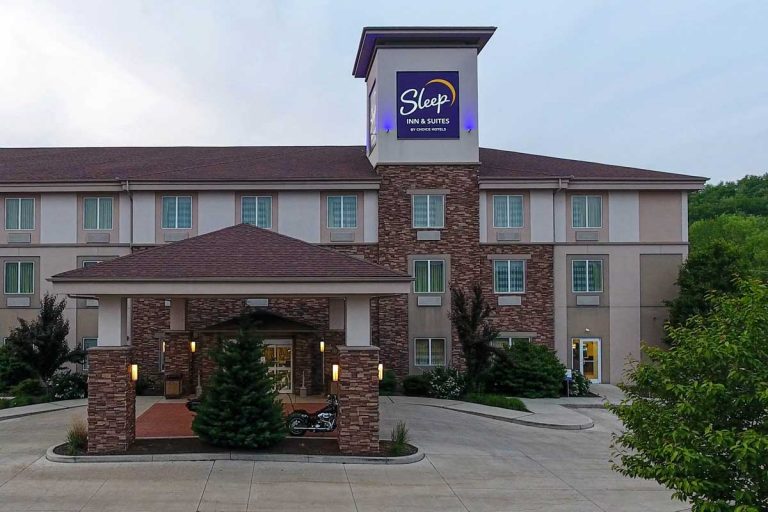 Sleep Inn & Suites Signage by BlinkSigns