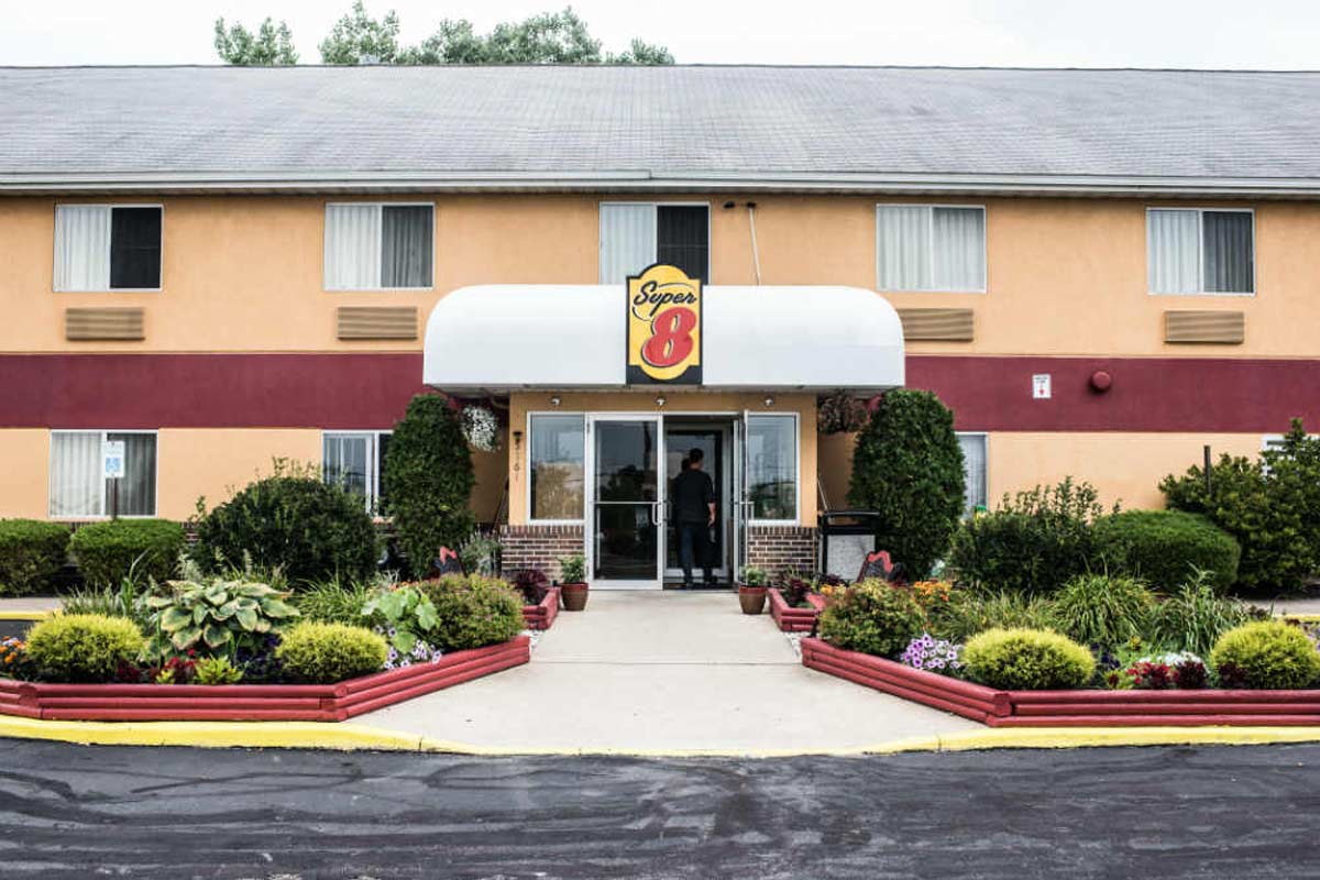 Super 8 – Ohio Sign Company