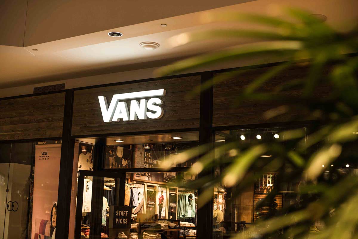 Vans Storefront Signage – BlinkSigns Portfolio