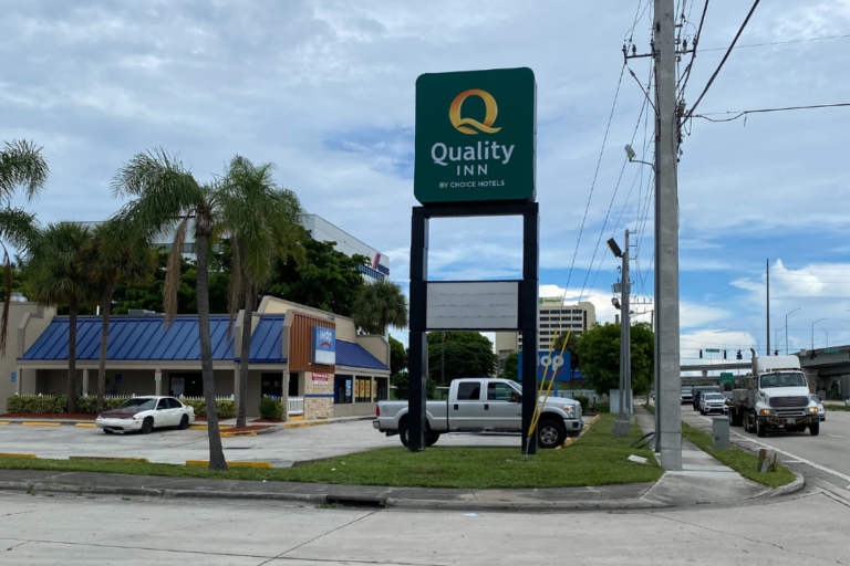 Quality Inn Signage by BlinkSigns
