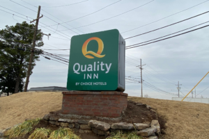 Quality Inn Signage by BlinkSigns