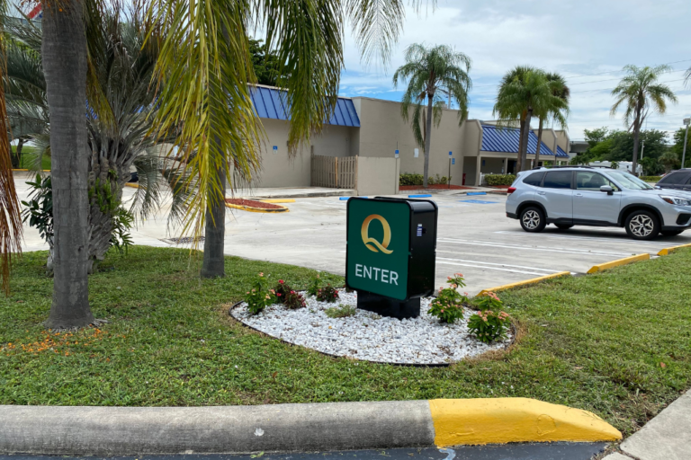 Quality Inn Signage by BlinkSigns