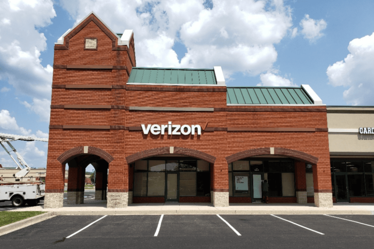 Verizon Signage Projects by BlinkSigns