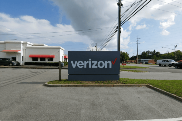 Verizon Signage Projects by BlinkSigns